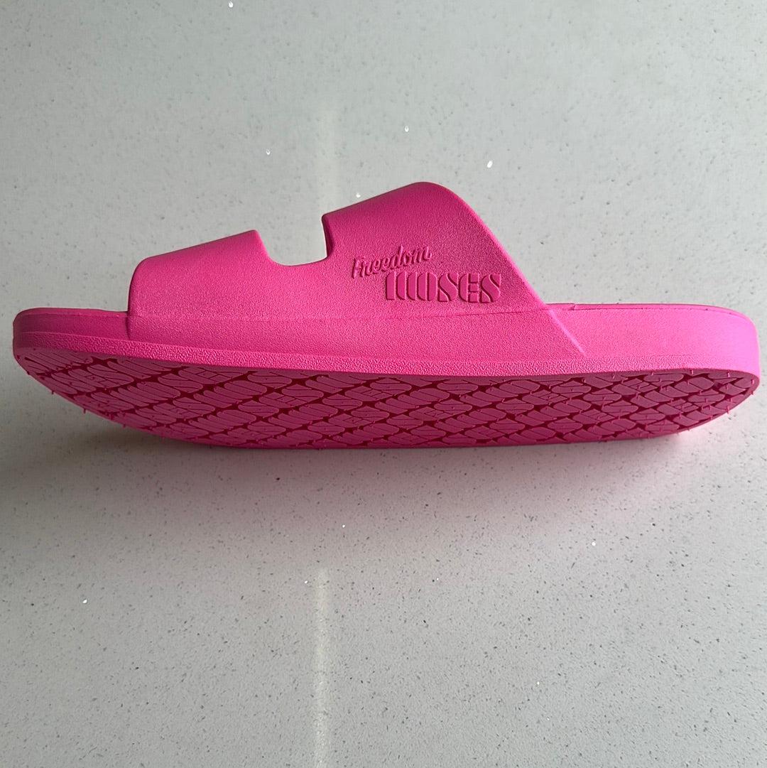 Moses Slides - Happy – Lot 39 Store & Cafe